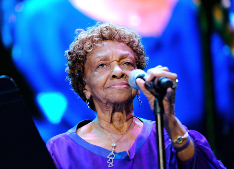 Cissy Houston, GRAMMY-Winning Singer & Mother of Whitney, Dies at 91 ...